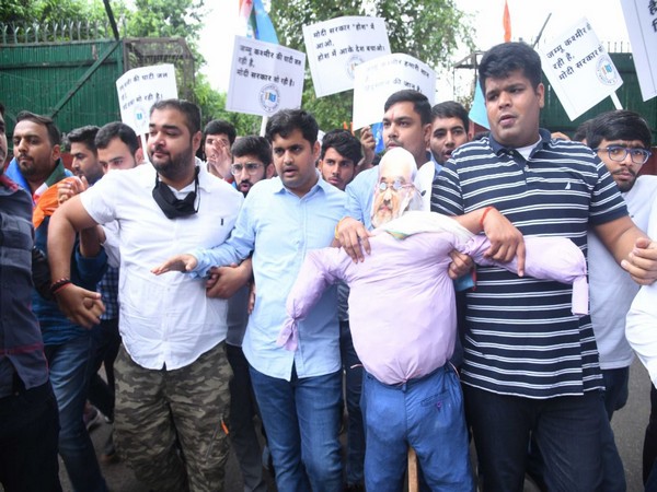 NSUI protests against killing of civilians, jawans in J-K