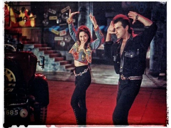 Madhuri Dixit, Sanjay Kapoor get nostalgic as 'Raja' clocks 25 years