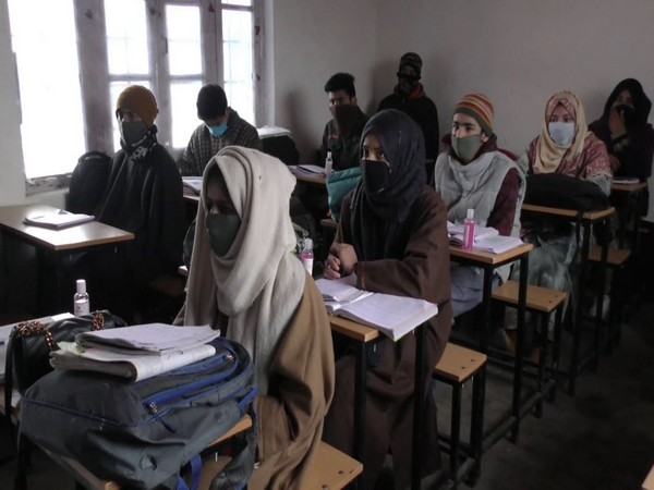 Army provides free tuition classes for poor students in J-K's Baramulla
