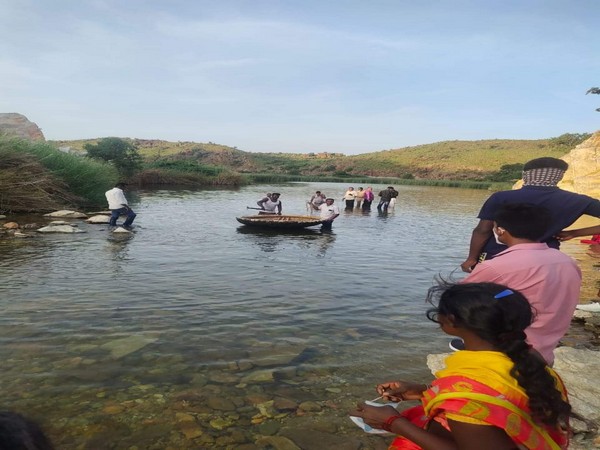 4 drown in pond at Andhra's Veligallu project