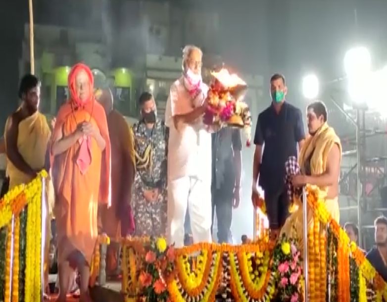 Devotees throng Puri to celebrate 15th Tirtha Raj Mahodadhi aarti