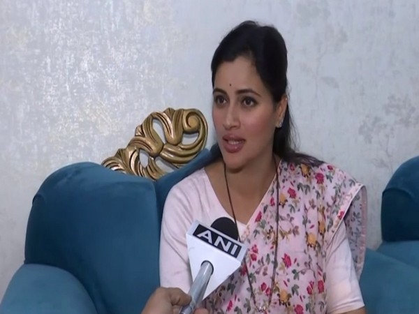 After writing letter to Birla, Navneet Rana says will approach police ...