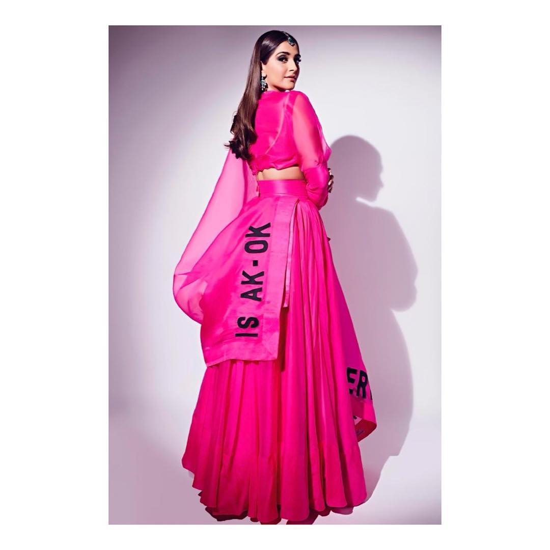 5 outfits that prove 'Rani' pink is the colour of December!