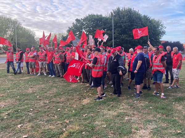 Nearly 2,000 dock workers begin 8-day strike in UK's largest container port