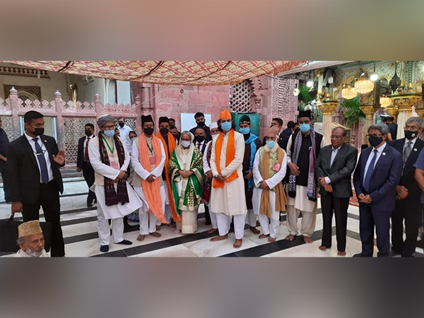 Bangladesh PM Sheikh Hasina visits Delhi's Nizamuddin Dargah