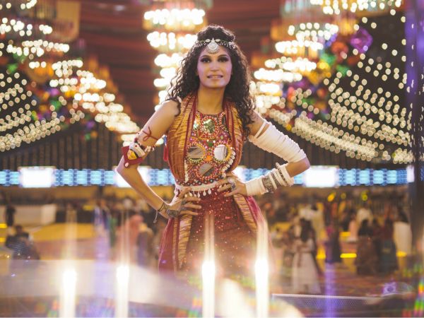 Purva Mantri is winning hearts in Surat with her powerful voice and ...