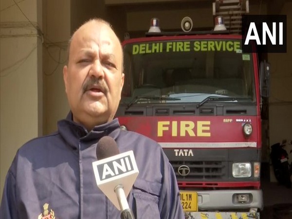 Delhi: Fire tenders deployed near congested areas on Diwali