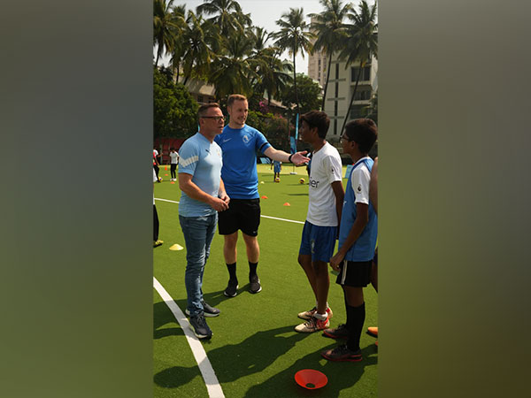Elite coaches deliver a masterclass for young players at 'Premier ...