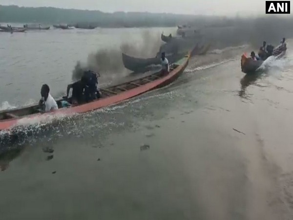 Andhra fishermen compete in boat race for fishing limits in Konaseema