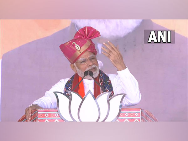 "Competition in Congress on who says more bad words...": PM Modi hits ...