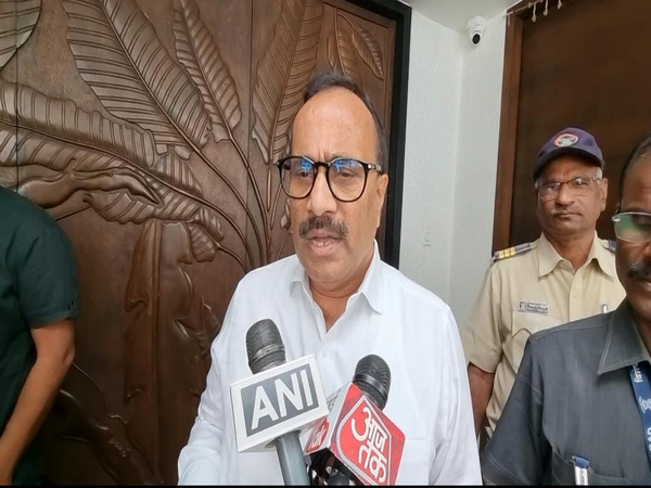 Followers of Shivaji Maharaj protest against Governor's remark ...