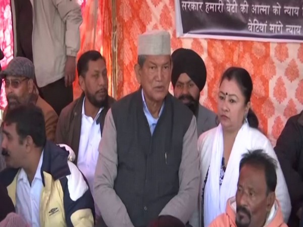 Harish Rawat stages dharna demanding CBI inquiry into Ankita Bhandari ...