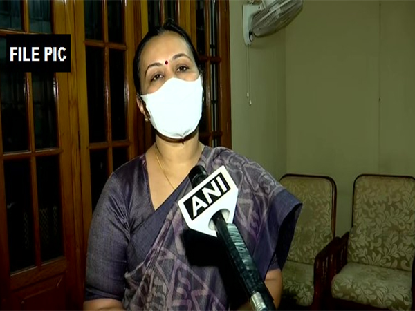 Kerala Health Minister Veena George meets Former CM Oommen Chandy