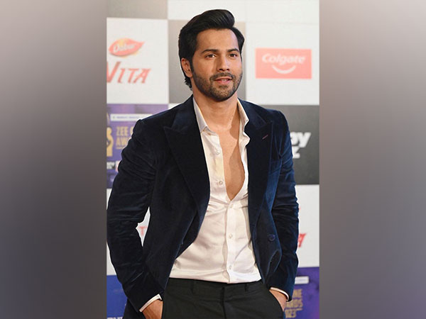 Guess who cuddles with Varun Dhawan, it's not Natasha