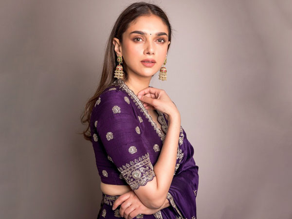 Aditi Rao Hydari unveils her 'Jubilee' first look poster, series to ...