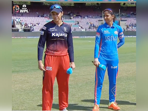 WPL 2023: Mumbai Indians captain Harmanpreet Kaur wins toss, opts to ...