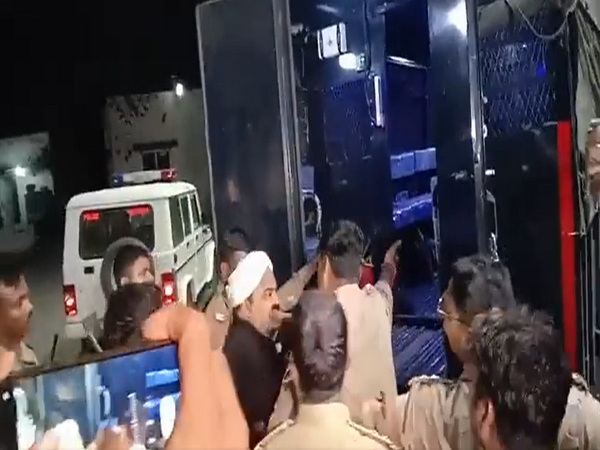 Prayagraj Police, taking Atiq Ahmed from Ahmedabad to UP jail, halts in Udaipur for refuelling
