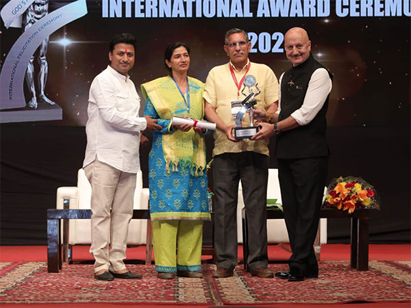 Narayan Seva Sansthan's Award Ceremony; Anupam Kher felicitated 55 ...
