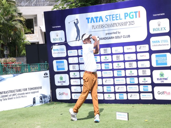 Jamal Hossain seizes halfway lead with day's best 67