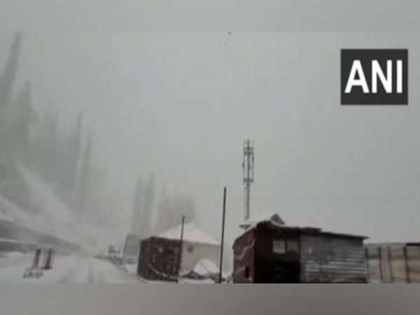 Parts of Himachal Pradesh receives snowfall, covers Atal Tunnel