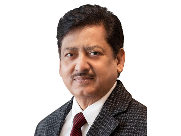 Dr Sanjay Chaudhary was honoured with the Ophthalmologist of the Year ...