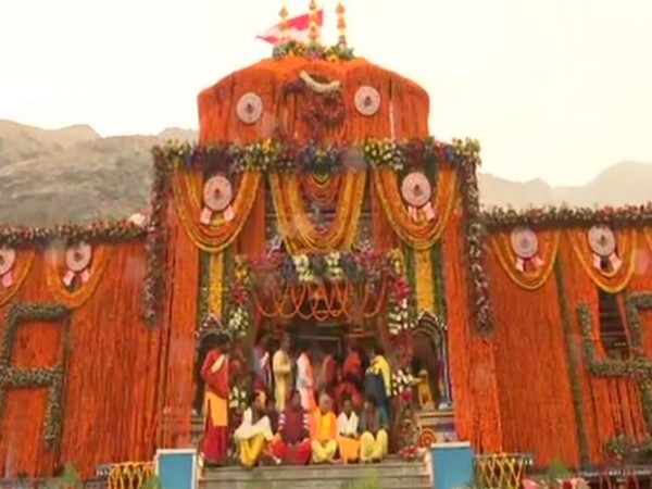 First puja performed in name of PM Modi as doors open for Badrinath Dham
