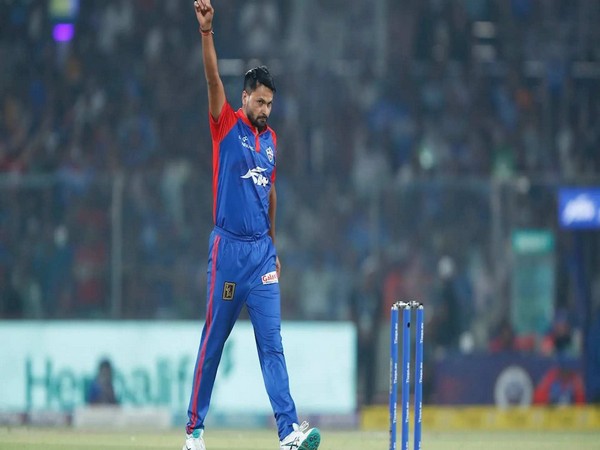 Who is Mukesh Kumar, the standby player in India's WTC Final squad?