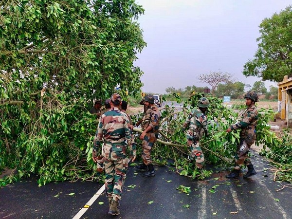 Cyclone Biparjoy: Indian Army's relief columns assist in removing ...