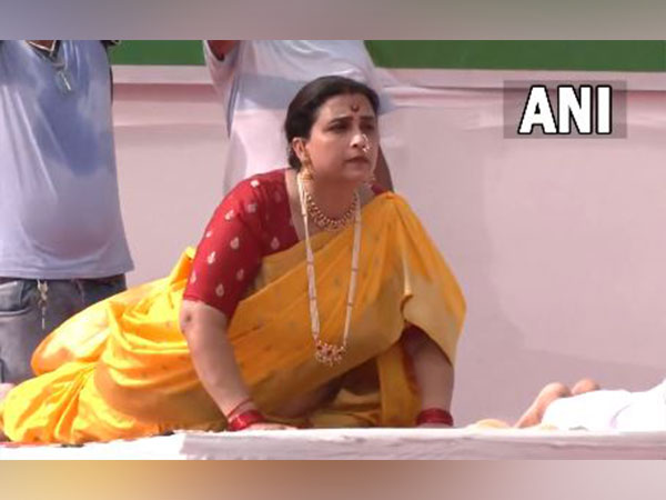 Mumbai: BJP's Chitra Wag performs yoga donning Marathi 'Nauwari Saree'