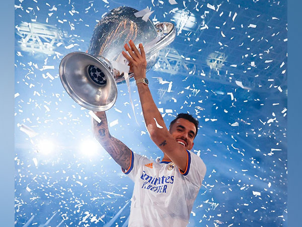 Dani Ceballos extends his stay with Real Madrid till 2027