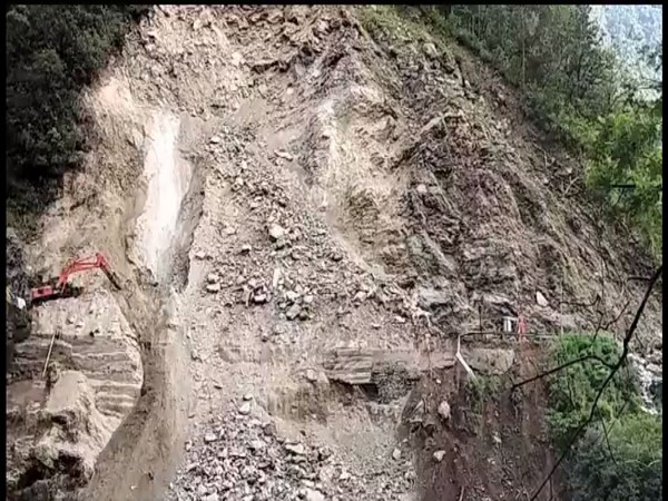 Uttarakhand: Landslide in Chamoli blocks Badrinath National Highway