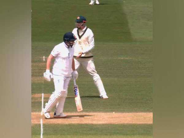Jonny Bairstow involved in debatable run-out during second Ashes Test