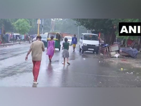 Delhi gets season's first heavy rain, several areas waterlogged, people ...