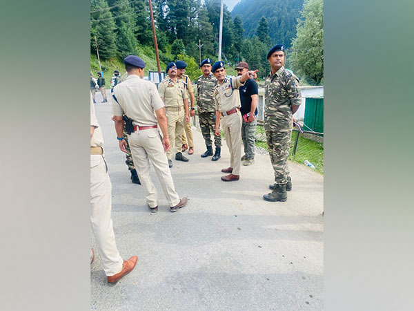 Amarnath Yatra: ADGP Kashmir visits Nunwan base camp, reviews security arrangements