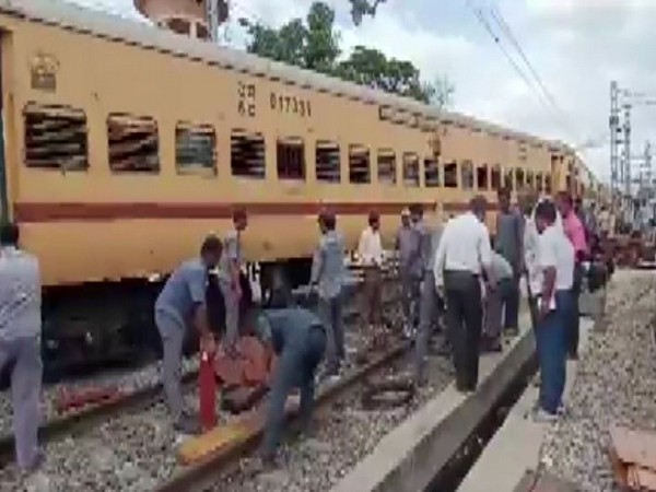 Andhra Pradesh: Padmavathi Express coach derails at Tirupati railway ...
