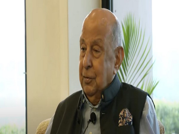 Veteran journalist Prem Prakash receives Lifetime Achievement Award