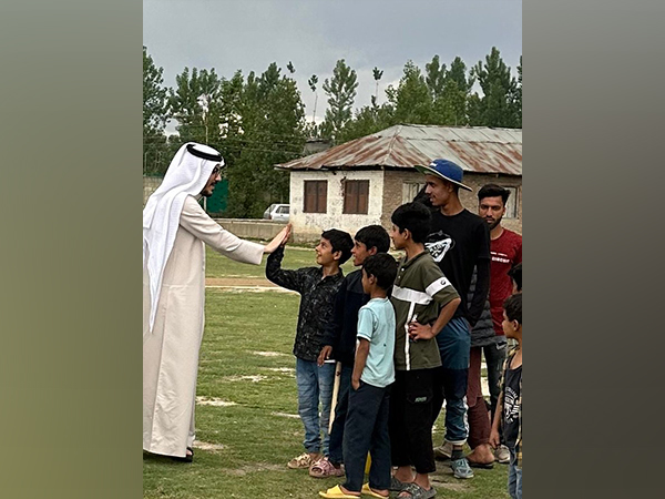 Children proudly say, "Indian Muslims in Kashmir:" British-Arab influencer