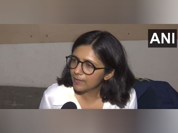 DCW chief Swati Maliwal stopped from meeting Delhi rape victim, sits on dharna