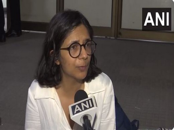 Rape by Delhi govt official: DCW chief Maliwal continues 'dharna' at hospital after denied ...
