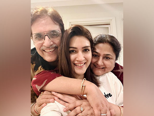 Kriti Sanon bags National Award, her mum says "You made all of us so ...