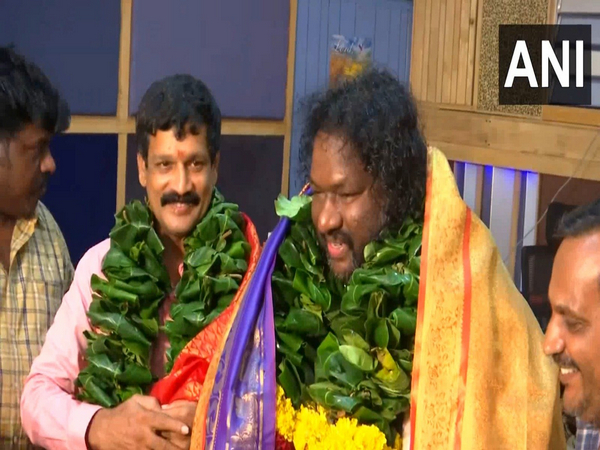 Srikanth Deva, EV Ganesh Babu celebrate as 'Karuvarai' wins Best Non ...