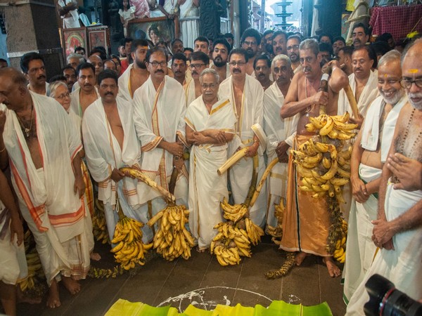 Kerala: Devotees gather to get glimpse of Guruvayurappan on Uthradam