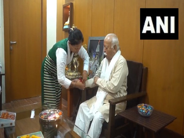 Mohan Bhagwat celebrates Raksha Bandhan at RSS HQ in Nagpur