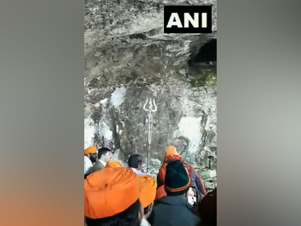 Amarnath Yatra 2023: Morning Aarti performed at Shri Amarnath Cave ...