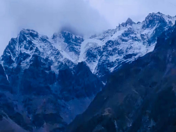 Uttarakhand's Chamoli receives first snowfall of the season