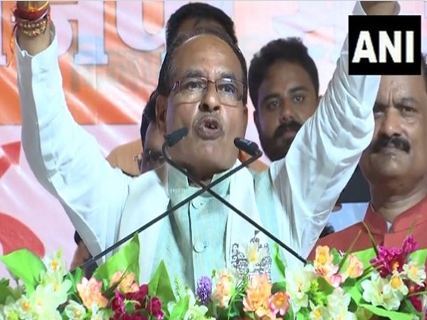 MP CM Chouhan extends greetings to PM Modi on his birthday