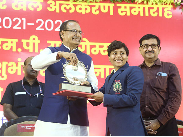 16-Year-Old Receives Prestigious Madhya Pradesh Eklavya Award from ...