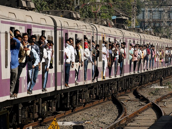 Maharashtra: Engine failure of goods train in Umbermali-Khardi section ...