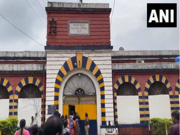 Nashik Central Prison reinstates 'Galabhet' program, allowing inmate ...