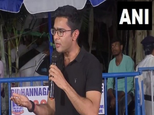 ED issues fresh summons to Abhishek Banerjee ED issues fresh summons to Abhishek Banerjee